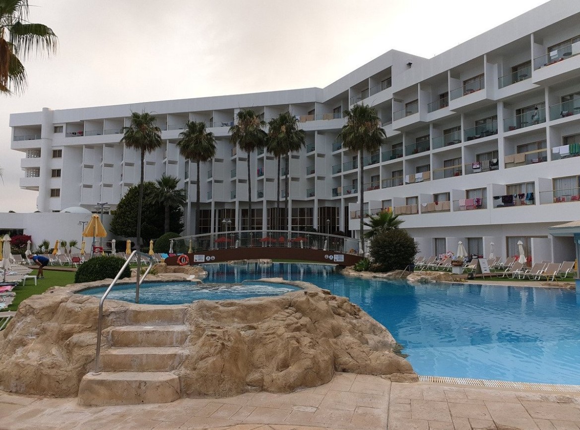 Тур на отдых в отеле Leonardo Laura Beach & Splash Resort 4* в Пафос ...
