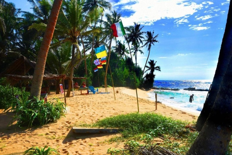 Тур на отдых в отеле Akurala Beach Boutique Resort 3* в Акурела Шри ...