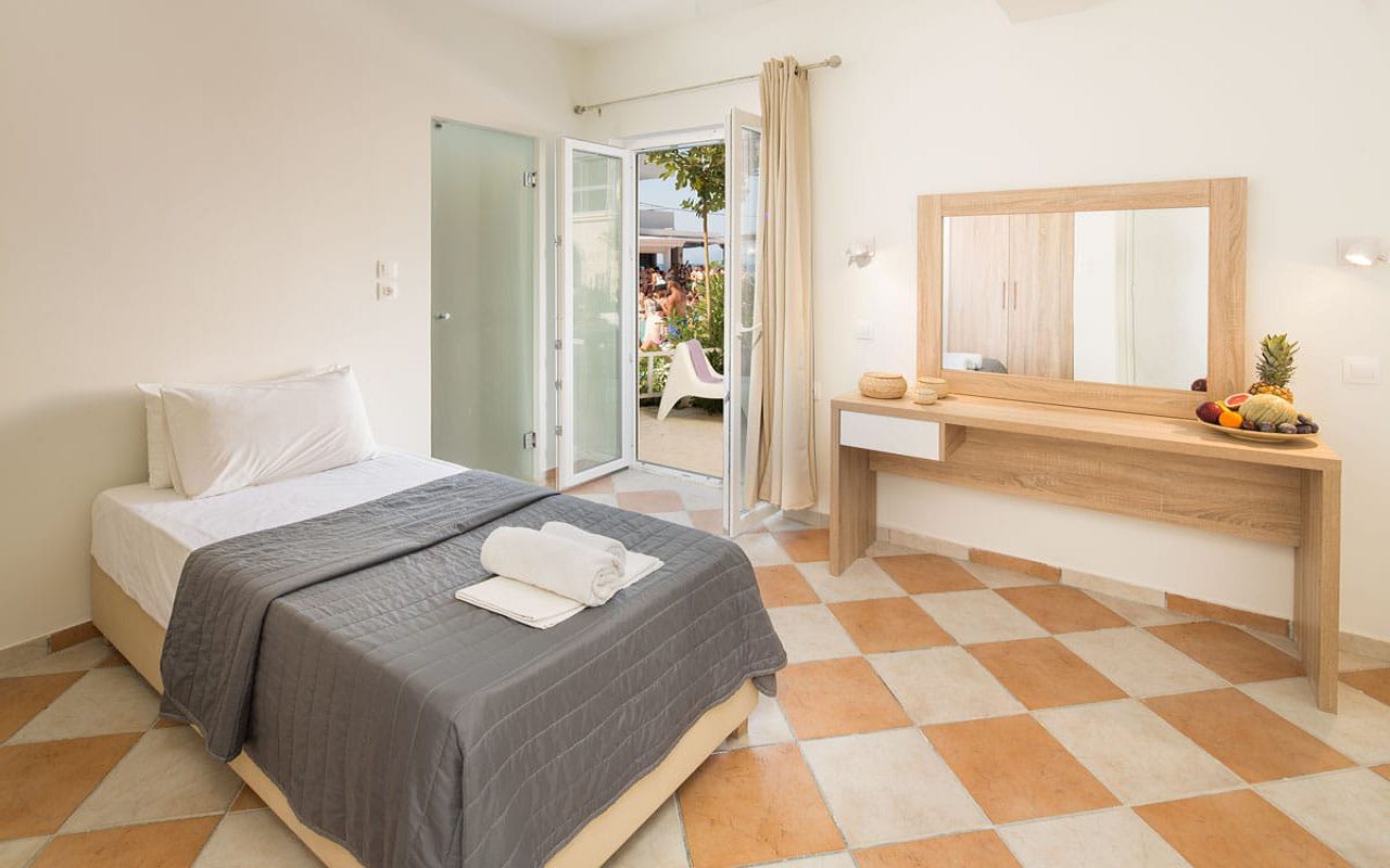 Тур на отдых в отеле Paralia Resort 2* в Кавос, Греция, цены на путевки ...